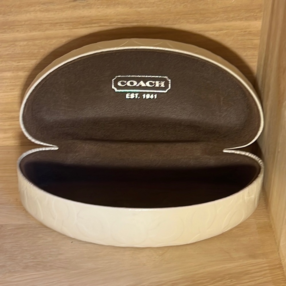 Coach White Leather Logo Embossed Clam Shell Eyeglass… - Gem